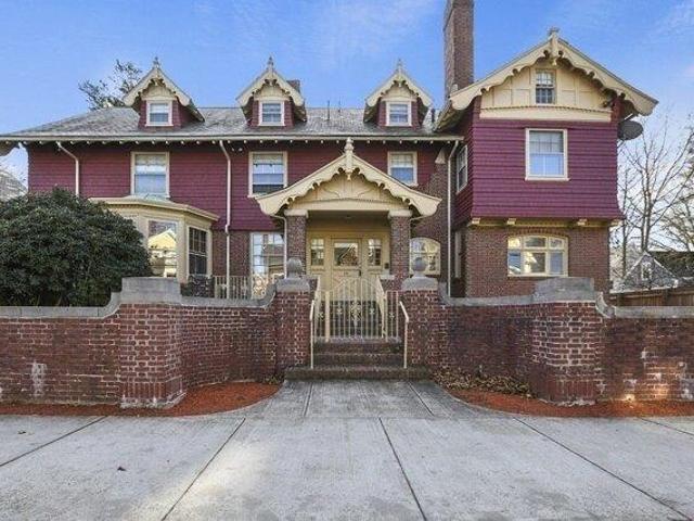 house with 10 bedroom, Brockton MA DLS103101353