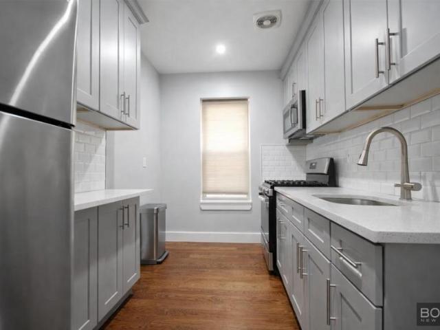 house with 10 bedroom, Brooklyn NY ES104604177