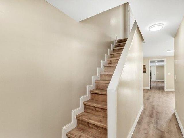 house with 10 bedroom, Lowell MA DLS102317371