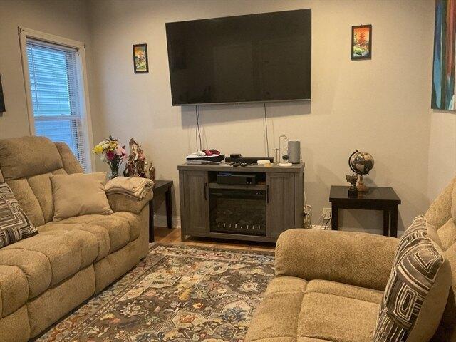 house with 10 bedroom, Lowell MA ES104075921