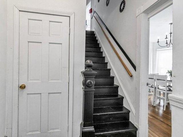 house with 10 bedroom, Lowell MA ES104541421