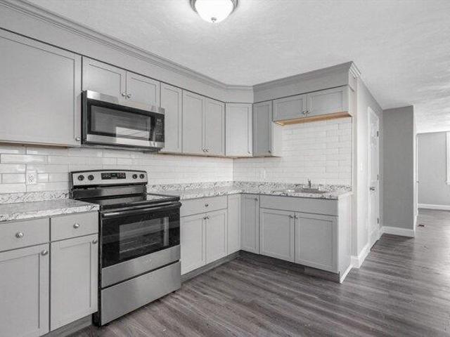 house with 10 bedroom, Lowell MA ES105080924