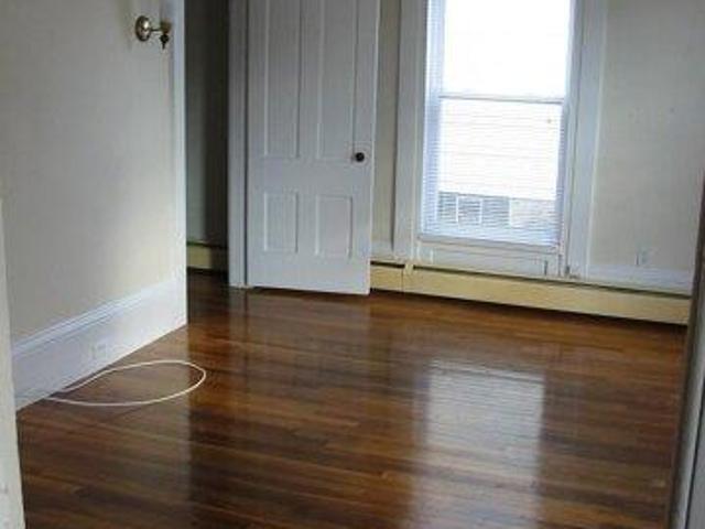 house with 10 bedroom, Manchester NH DLS101660383