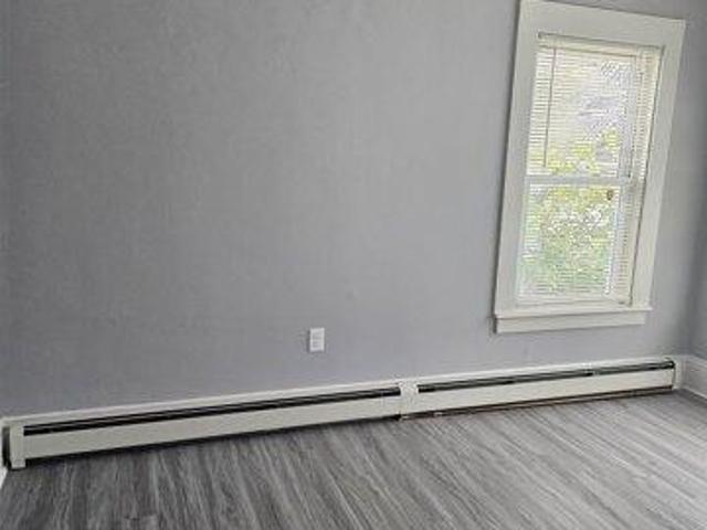 house with 10 bedroom, Manchester NH DS103443149