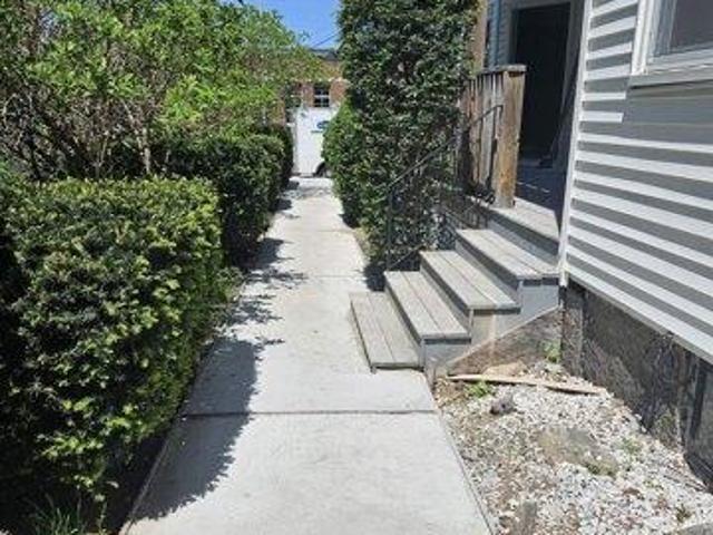 house with 10 bedroom, Manchester NH ES104791215