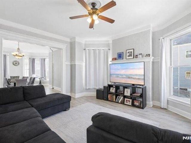 house with 10 bedroom, Newark NJ ES104852899