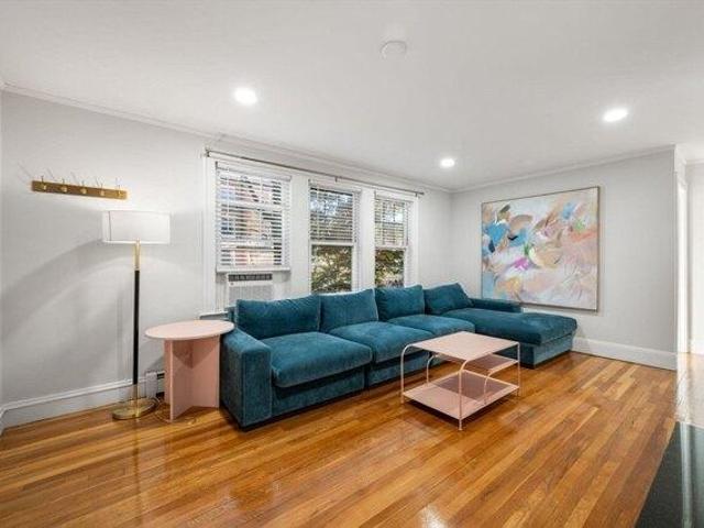 house with 10 bedroom, Newton MA ES103499563