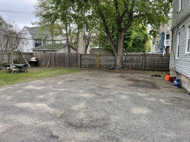 house with 10 bedroom, Springfield MA ES103435919