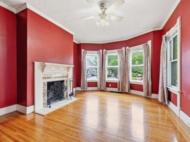 house with 10 bedroom, Springfield MA ES105207070