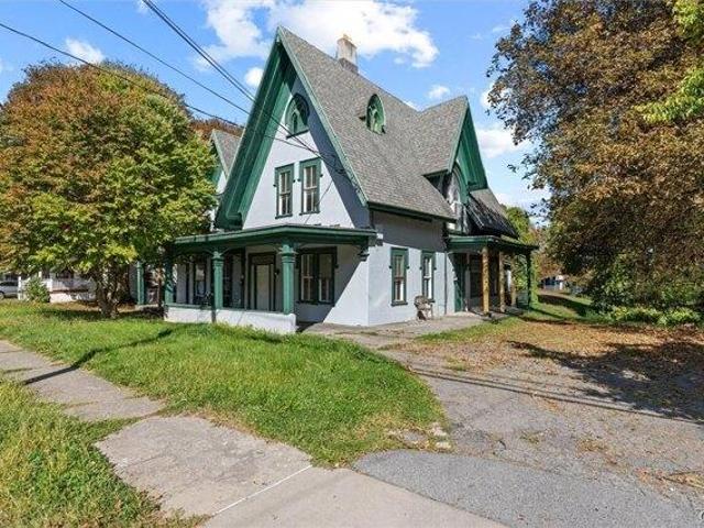 house with 10 bedroom, Syracuse NY ES105291161