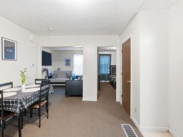 house with 10 bedroom, Providence RI ES104153356