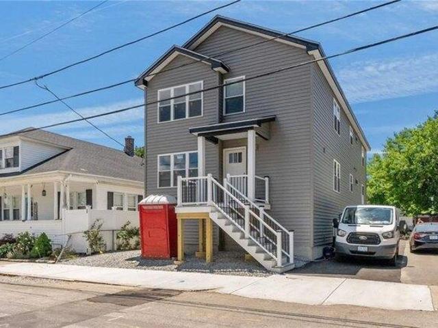house with 10 bedroom, Providence RI ES104605995