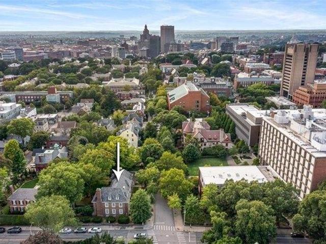 house with 10 bedroom, Providence RI ES105095369
