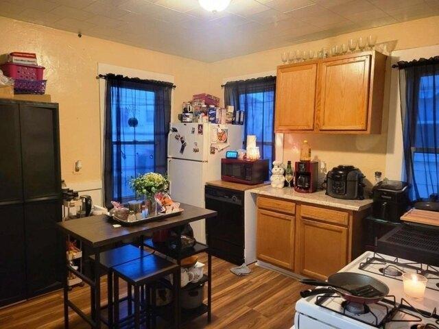 house with 10 bedroom, Worcester MA ES105096089