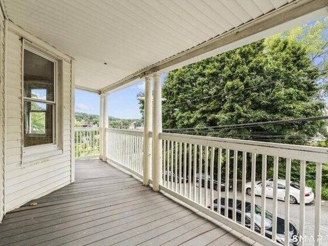 house with 10 bedroom, Waterbury CT ES105144478
