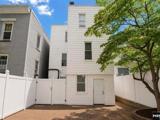 house with 10 bedroom, West New York NJ DS102559802