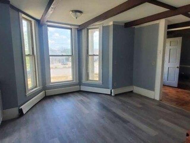 house with 10 bedroom, Winchendon MA ES105157449