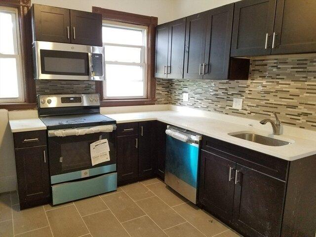 house with 11 bedroom, Boston MA DLS102283796