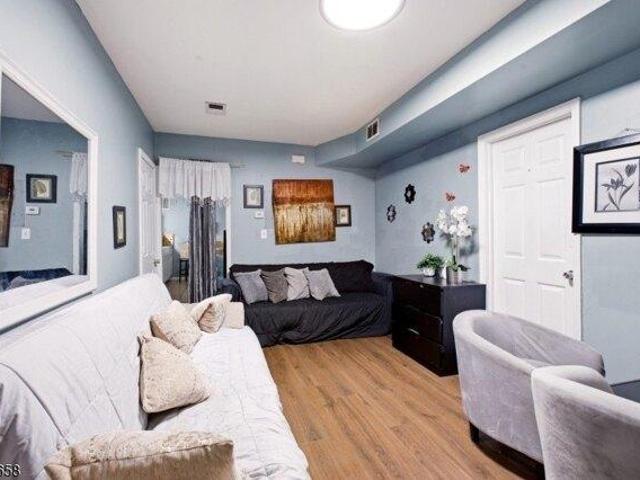 house with 11 bedroom, Garfield NJ ES105127445