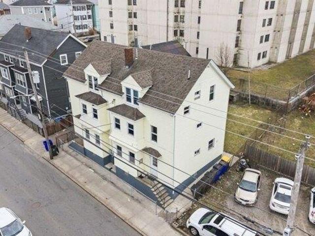 house with 11 bedroom, Fall River MA ES103807054