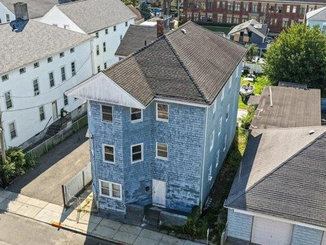 house with 11 bedroom, Fall River MA ES104720075