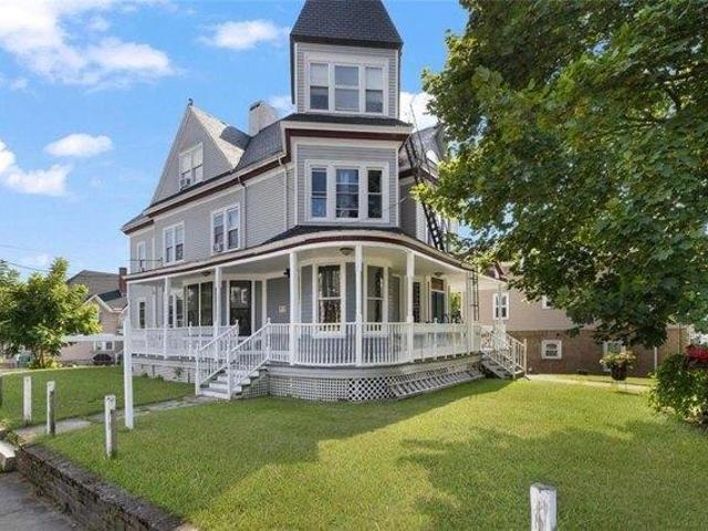 house with 11 bedroom, Woonsocket RI DLS102158752