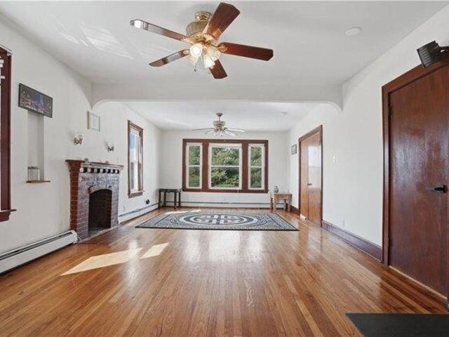 house with 11 bedroom, Woonsocket RI ES103033859