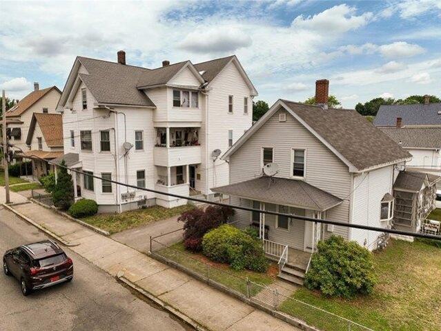 house with 11 bedroom, Woonsocket RI ES104834874
