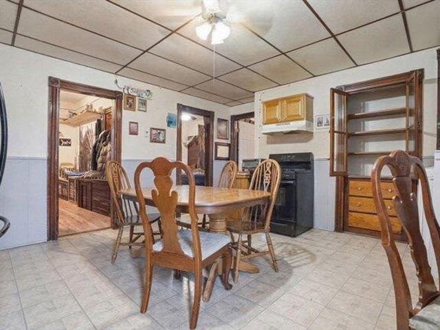 house with 11 bedroom, Worcester MA ES104008277