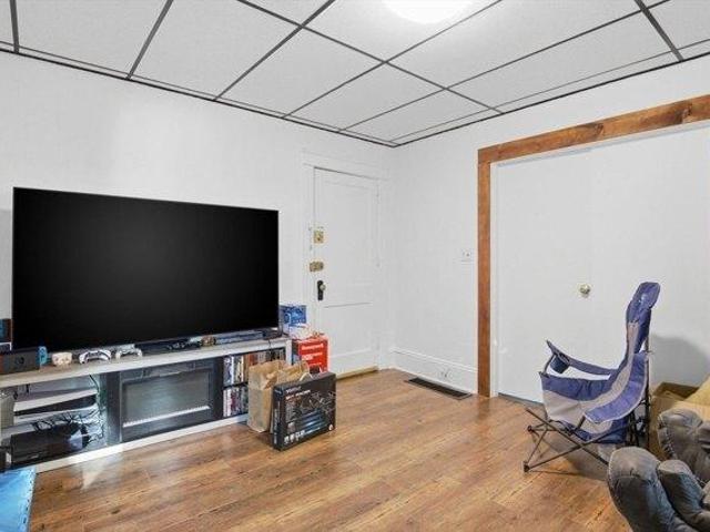 house with 11 bedroom, Worcester MA ES103773968