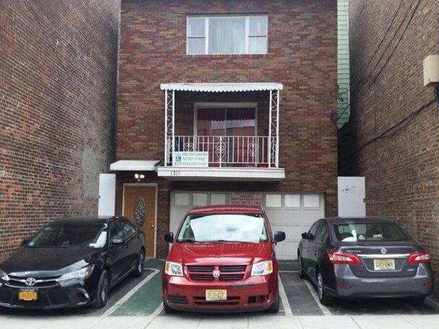 house with 11 bedroom, Union City NJ ES104608259