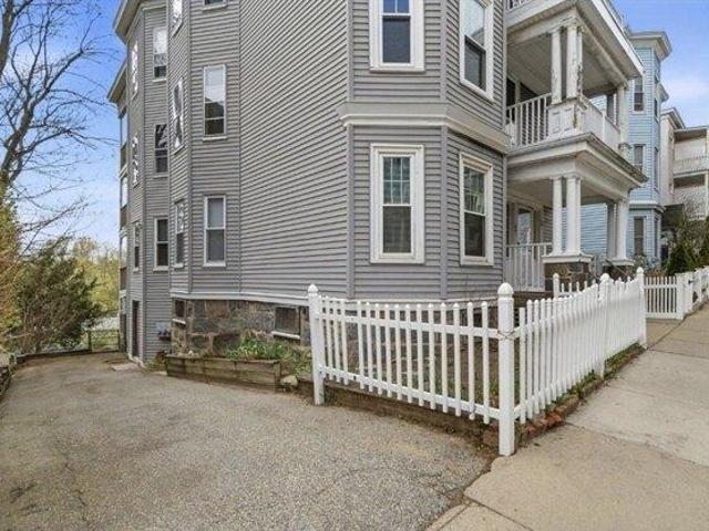 house with 12 bedroom, Boston MA ES104189022