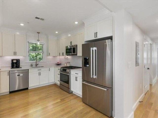 house with 12 bedroom, Boston MA ES104541782