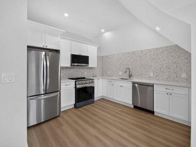house with 12 bedroom, Boston MA ES104759491