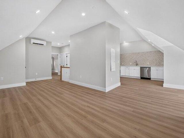 house with 12 bedroom, Boston MA ES105079586