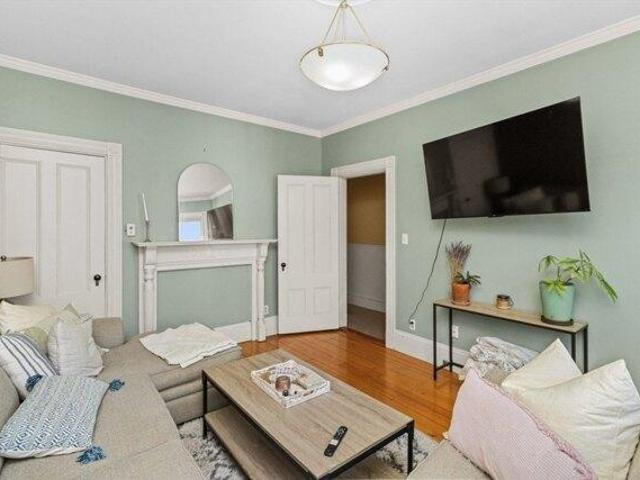 house with 12 bedroom, Boston MA ES105174307