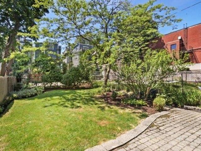 house with 12 bedroom, Boston MA ES103249322
