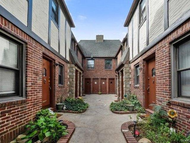 house with 12 bedroom, Bayside NY DLS101801964