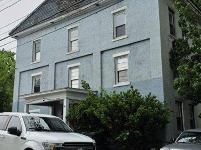 house with 12 bedroom, Brattleboro VT ES105125249