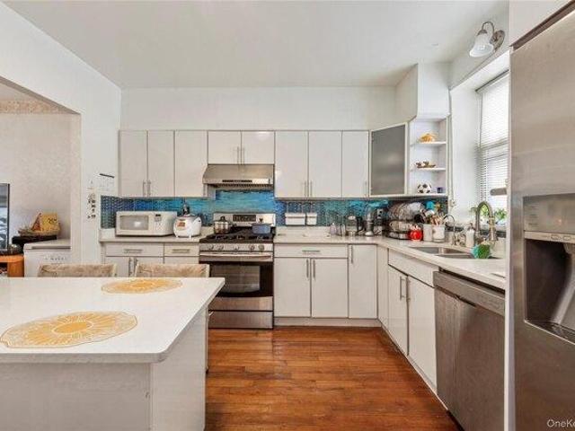 house with 12 bedroom, Brooklyn NY ES105204691
