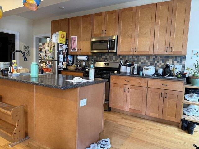 house with 12 bedroom, Burlington VT ES103968387