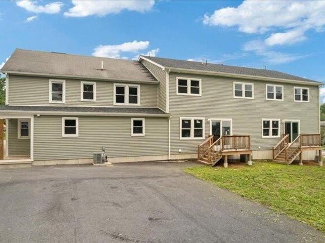 house with 12 bedroom, Dudley MA ES105109467