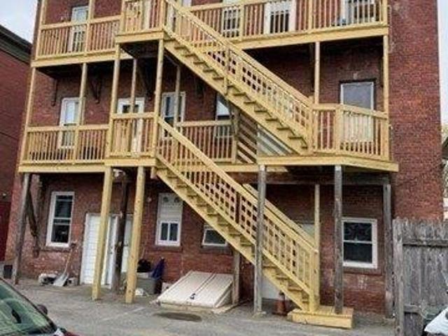 house with 12 bedroom, Easthampton MA DLS102962440