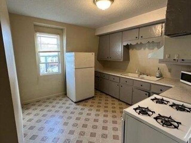 house with 12 bedroom, Fall River MA ES105191749