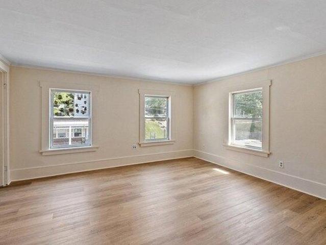 house with 12 bedroom, Fitchburg MA ES103074358