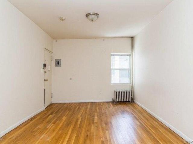 house with 12 bedroom, Flushing NY ES105206342