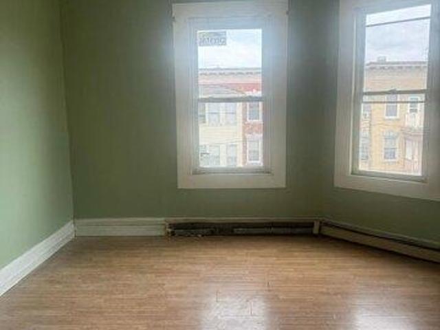 house with 12 bedroom, Hartford CT ES104078319