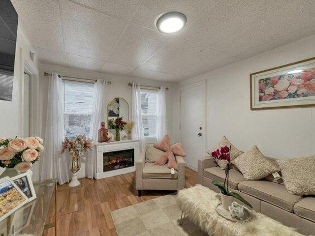 house with 12 bedroom, Lowell MA ES104296383