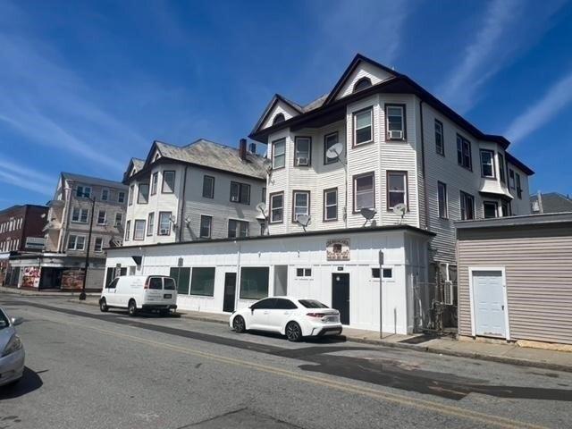 house with 12 bedroom, New Bedford MA DLS102777017