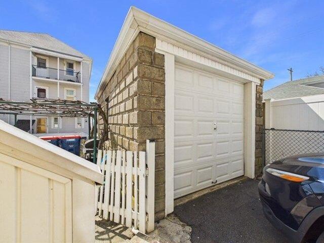 house with 12 bedroom, New Bedford MA ES103224154